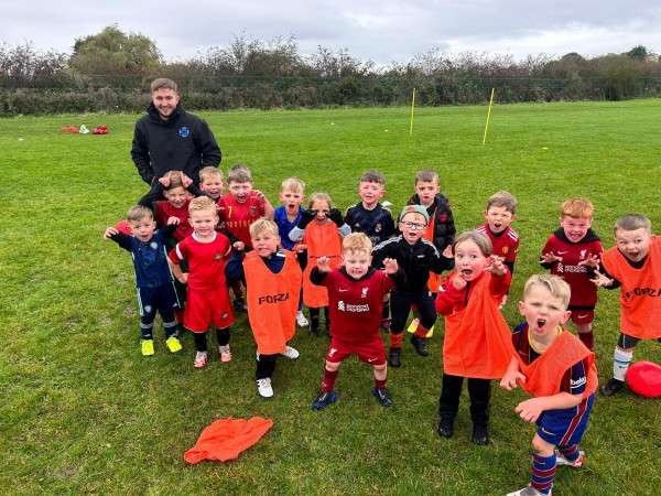 Mini Bees - Club Thorne